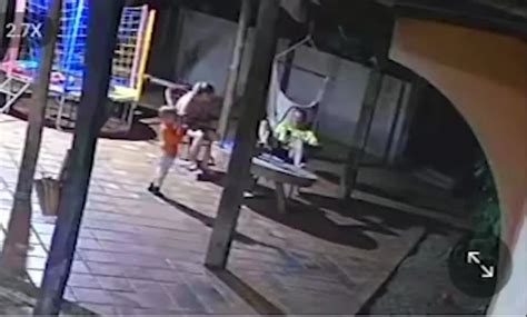 Vídeo Mãe Morre Após Disparo Acidental Feito Por Filho De 2 Anos Com