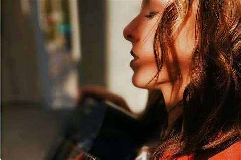 Evansville Country Singer Kenna Elpers Teases New Song