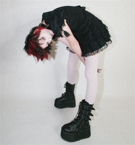 Carolesdaughter 🖤 Punk Poses Punk Photoshoot Art Reference Poses