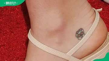 Deep Dive Into Miley Cyrus Tattoos Meanings And Locations Za