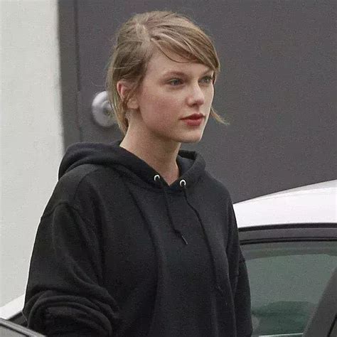 25 Stunning Taylor Swift No Makeup Photos Fabbon