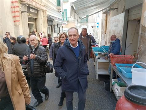 Torre Al Voto Tour Di Luigi Mennella Tra La Piazzetta E Le Attività