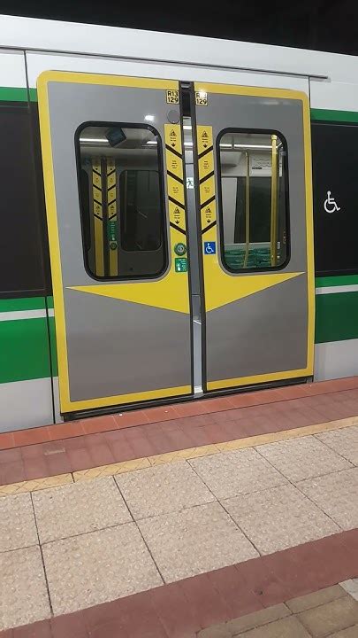 Transperth C Series Doors Closing Transperth Train Perth Perthcity