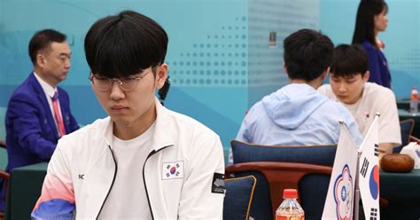 바둑 2관왕 노렸던 신진서 쉬하오훙에게 충격패결승 진출 무산 항저우ag