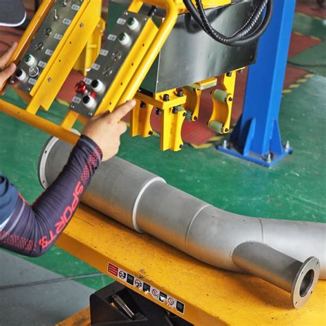 Semi Automatic Lifting Equipment 4 Axis Industrial Robot Arm For Casting Cores Handling Semi Automatic Lifting Equipment 4 Axis Industrial Robot Arm For Casting Cores Handling