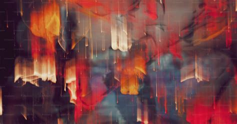 빗속에서 우산을 든 여자의 그림 사진 Unsplash의 예술적인 이미지