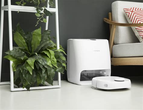 This Robotic Mop And Vacuum Actually Cleans Itself