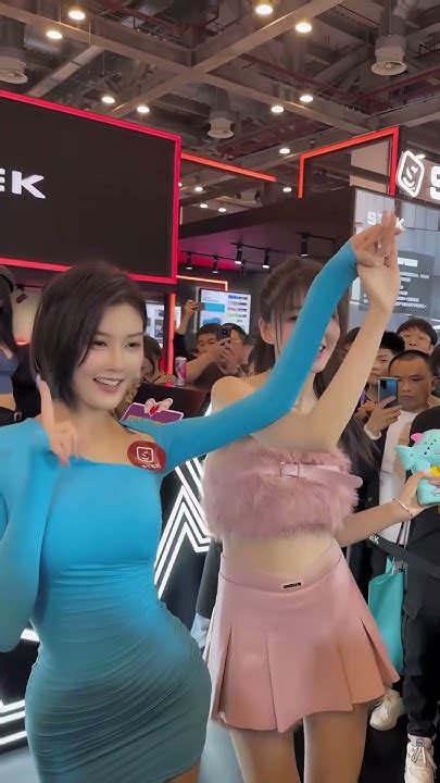 程儿的日常 程儿走秀，中国一线车模。racing Model 중국 레이싱모델 직캠 程儿 Youtube