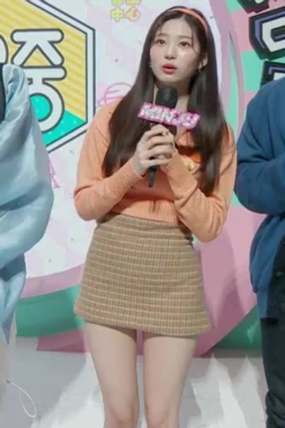 다리 예쁜 김민주 움짤