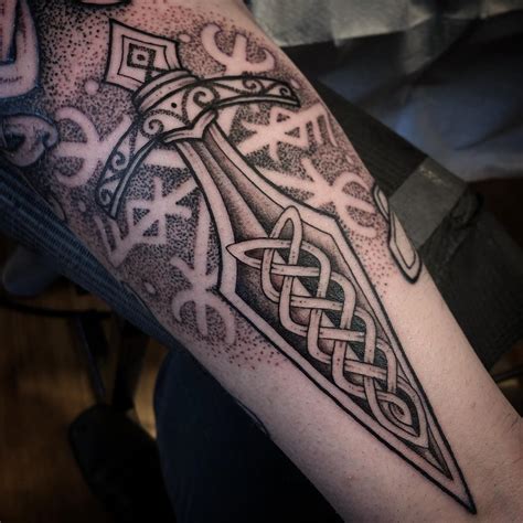 Odin Cross Tattoo 10 Viking Tattoos And Their Meanings Bavipower