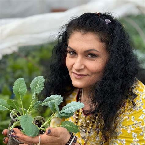 🥳🌱 Есенната ряпа е звезда на сезона 🍂 Тя обича прохладното време ️ расте бързо ⏱️ и е пълна с