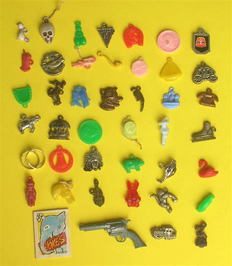 Retro Pop Cult — Vintage Cracker Jack Prizes From The 60s And 70s