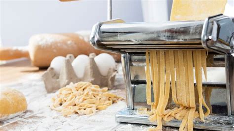 How To Use A Manual Pasta Machine Like A Professional Chef Smart