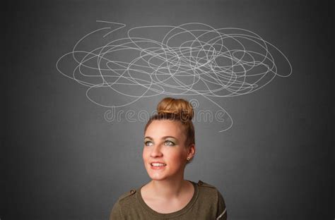 Chica Con Concepto De Pregunta Y Dirección Imagen De Archivo Imagen