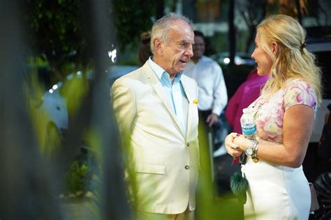 Coctel De Presentación Del Artista Joaquín Restrepo