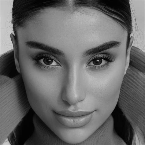 Mahta Kiani Haftlang Makeup Artist Mac Cosmetics Linkedin