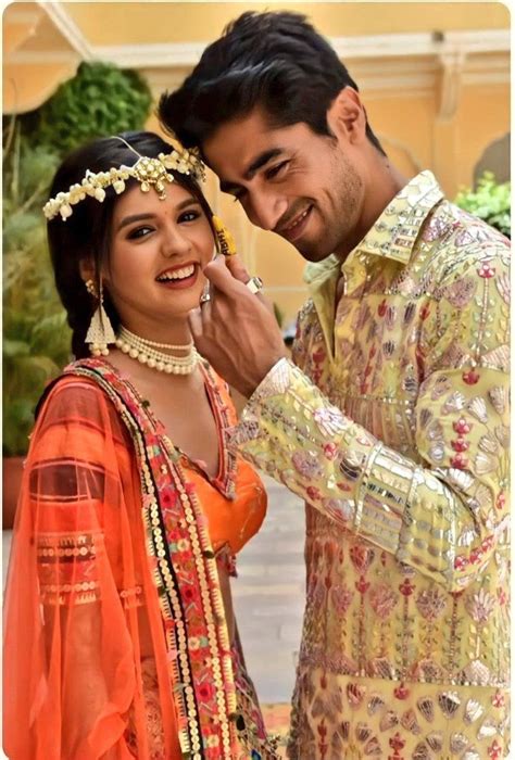 Pin By Ruksar Ansari On Harshad Chopra With Love Indian Photoshoot Couples Poses For Pictures