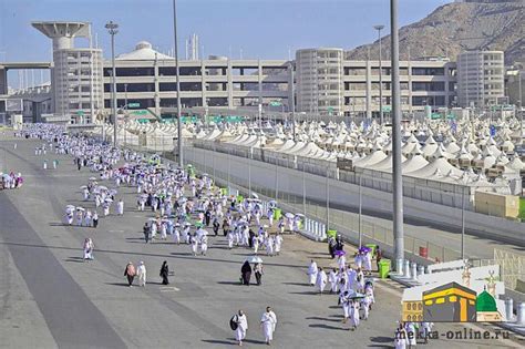 Саудовские женщины руководят толпой во время хаджа Мекка Онлайн