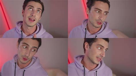 Vlogger在工作室的摄像机上进行情感广播视频素材下载