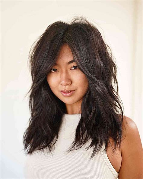 Chin Length Hairstyles For Round Faces