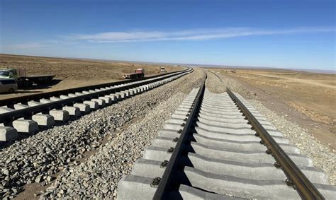 Багахангай Хөшигийн хөндий чиглэлийн төмөр зам төслийг хоёр үе шаттай