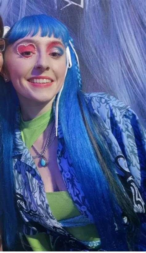 Ashnikko 💙 Singer Music Artists Makeup Looks