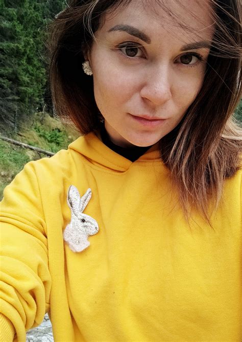 Hare Hare T Embroidered Rabbit Rabbit Brooch Rabbit Pin Rabbit