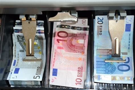 Yvelines Escroquerie Aux Aides Covid Il Empoche Près De 20 000 Euros