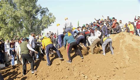Farmers Pelt Stones Break Barricades At Delhi Haryana Singhu Border