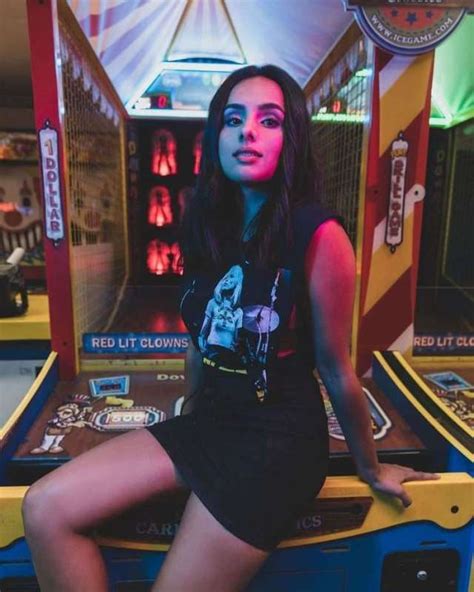 Aparna Brielle Nue 10 Photos Biographie News De Stars Les Stars Nues