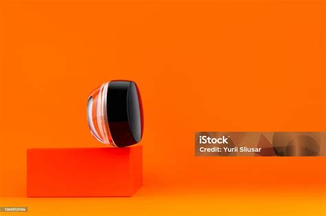 화장품 페이스 크림 색조 재단 유리 항아리 모형 기하학적 연단 오렌지 배경 Bb 메이크업 제품의 균형 감귤에 대한 스톡 사진 및 기타 이미지 Istock