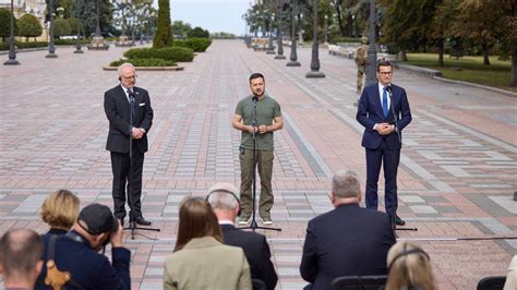 Володимир Зеленський зробив заяву за підсумками зустрічі з Егілсом Левітсом і Матеушем