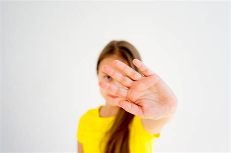 여자아이 표시중 감정을 귀여운에 대한 스톡 사진 및 기타 이미지 귀여운 놀라움 두통 Istock