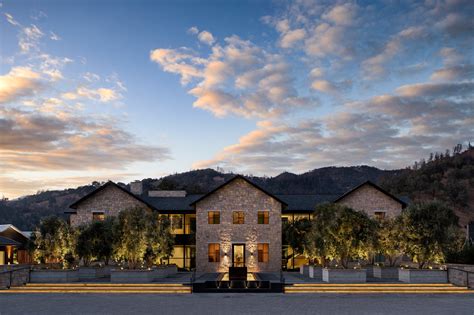 A New Four Seasons Hotel Charms In California Wine Country