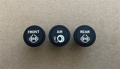 Arb Style W Lettering Button Set Of 3 Mofaraz