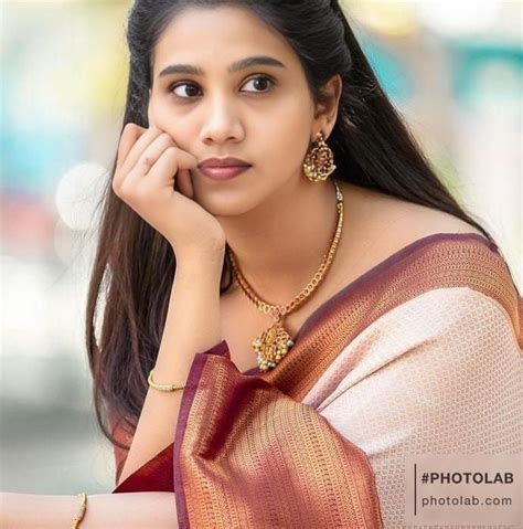 ආශ්‍රය කරන්න මිනිස්සු කවුද කියලා අදුරගෙන එතකොට ඒ ආදරේ ගොඩක් ලස්සනයි🎋👫💕 💚🔗 එකදවසක Top Fans