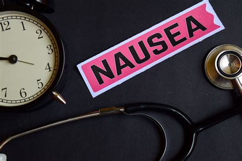 의료 컨셉 영감 인쇄 종이에 메스꺼움 알람 시계 블랙 청진 기 0명에 대한 스톡 사진 및 기타 이미지 0명 건강관리와 의술 고풍스런 Istock