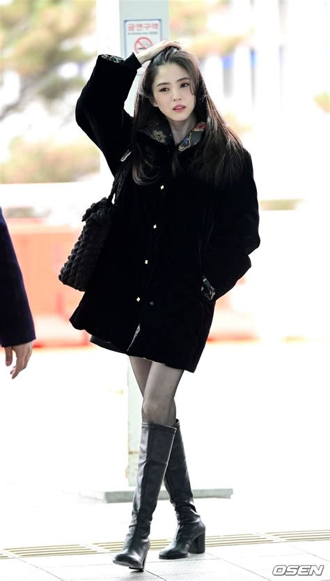 Actress Han So Hee Looks Gorgeous In Unedited Journalist Photos On The Way To The Airport