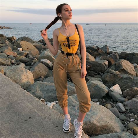 Инстасамка в купальнике в полный рост 98 фото