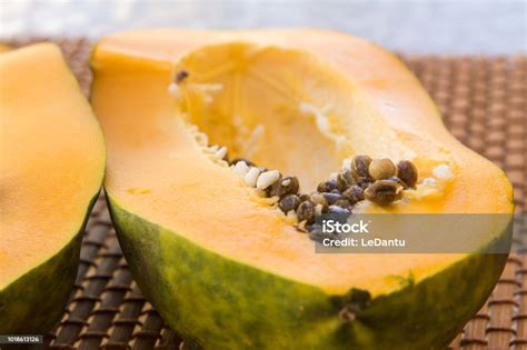 파파야 과일 달콤한 익은 신선한 파파야 원시 채식주의 음식 0명에 대한 스톡 사진 및 기타 이미지 0명 건강한 생활방식