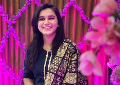 Himanshi Singh Teacher Biography Wiki Boyfriend Age Facts And More