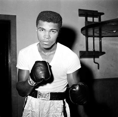 Muhammad Ali Once Superhuman Boxer And Showman Dead At 74 Vanity Fair