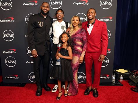 Who Is Lebron James Glamorous Wife Savannah James The La Lakers Star