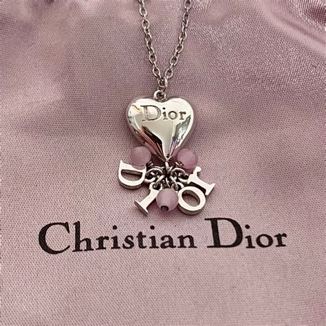 디올 디올 하트핑크비즈 목걸이 위시버킷