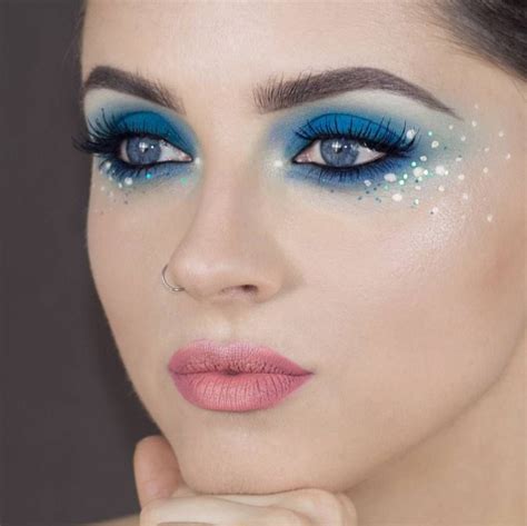 💙🐳🌠blue Eyeliner And Eyelash Makeup Look Glow Cosmetics Blue