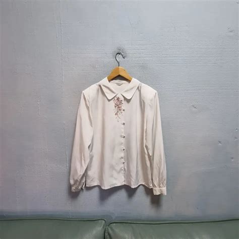 Blouse 빈티지블라우스복고블라우스레트로블라우스꽃무늬블라우스자수블라우스 On Bunjang Global Site