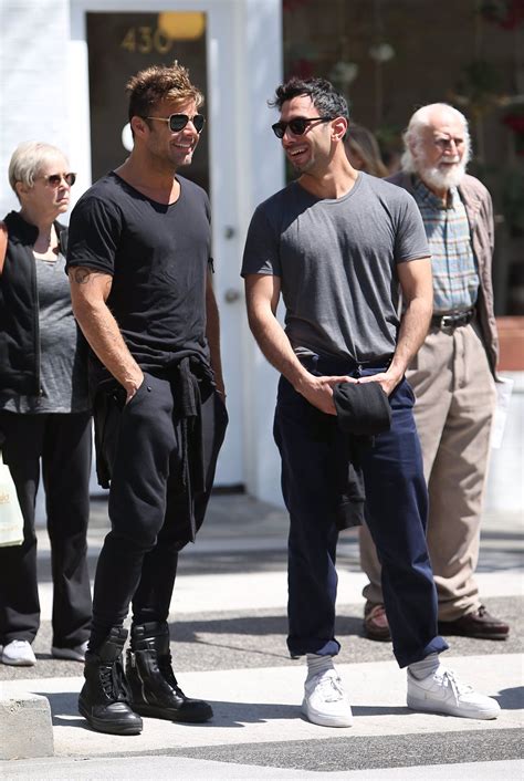 Ricky Martin Risas Cómplices Con Su Nuevo Novio Jwan Yosef
