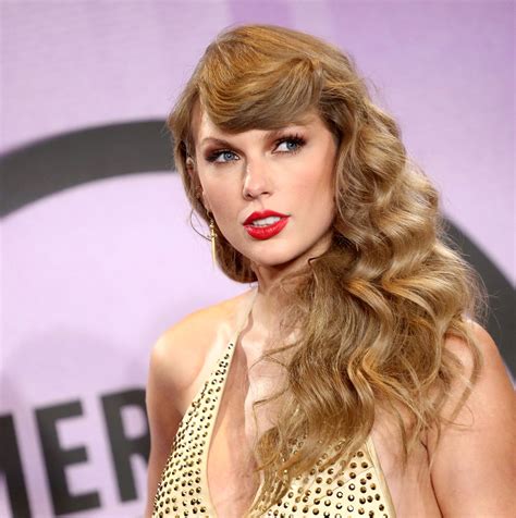 Spotifys Replacing Its Heart Icon With A New And Improved ‘plus Button The Verge