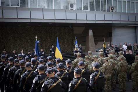 Зеленський з нагоди Дня Національної поліції вручив державні нагороди правоохоронцям Цензор НЕТ