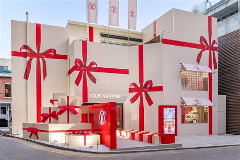 거대 선물 상자로 바뀐 루이 비통 도산 스토어